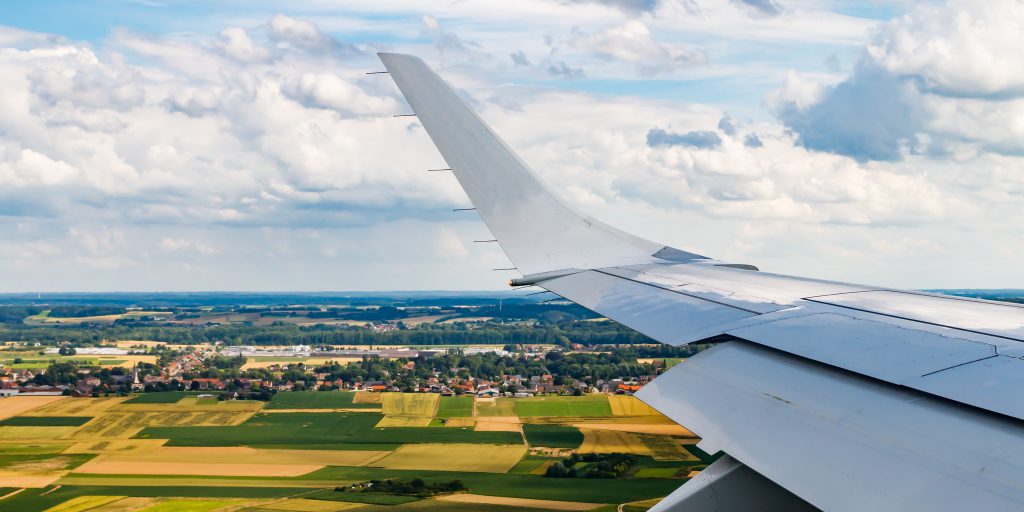 Geluidshinder van vliegtuigen verminderen door slim bouwen woningen ...